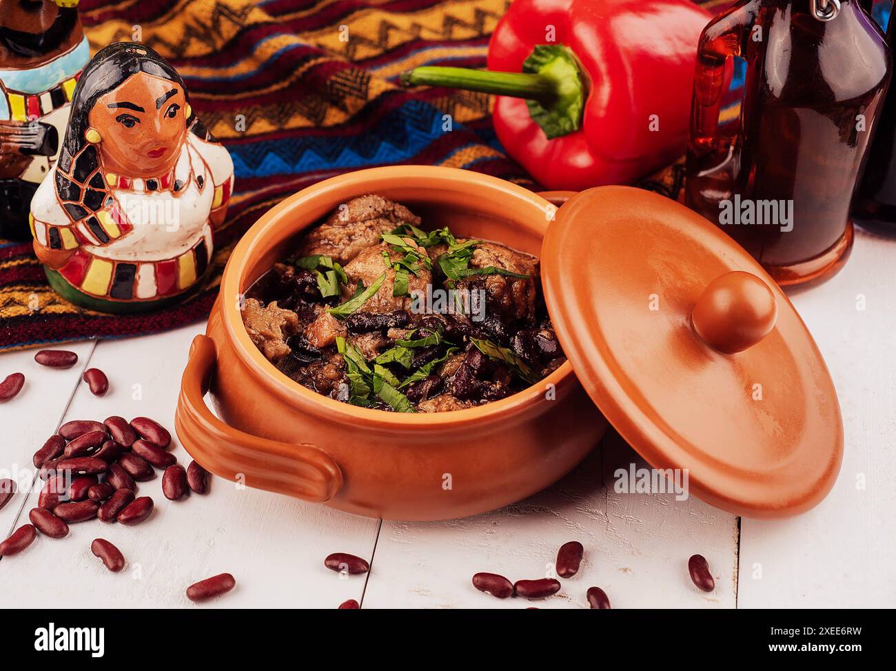 Traditional Mexican dish chili con carne Stock Photo - Alamy
