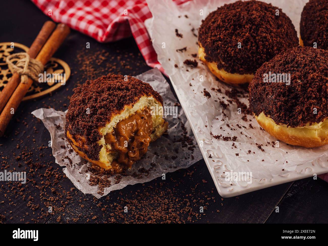 Gooey icing hi-res stock photography and images - Alamy