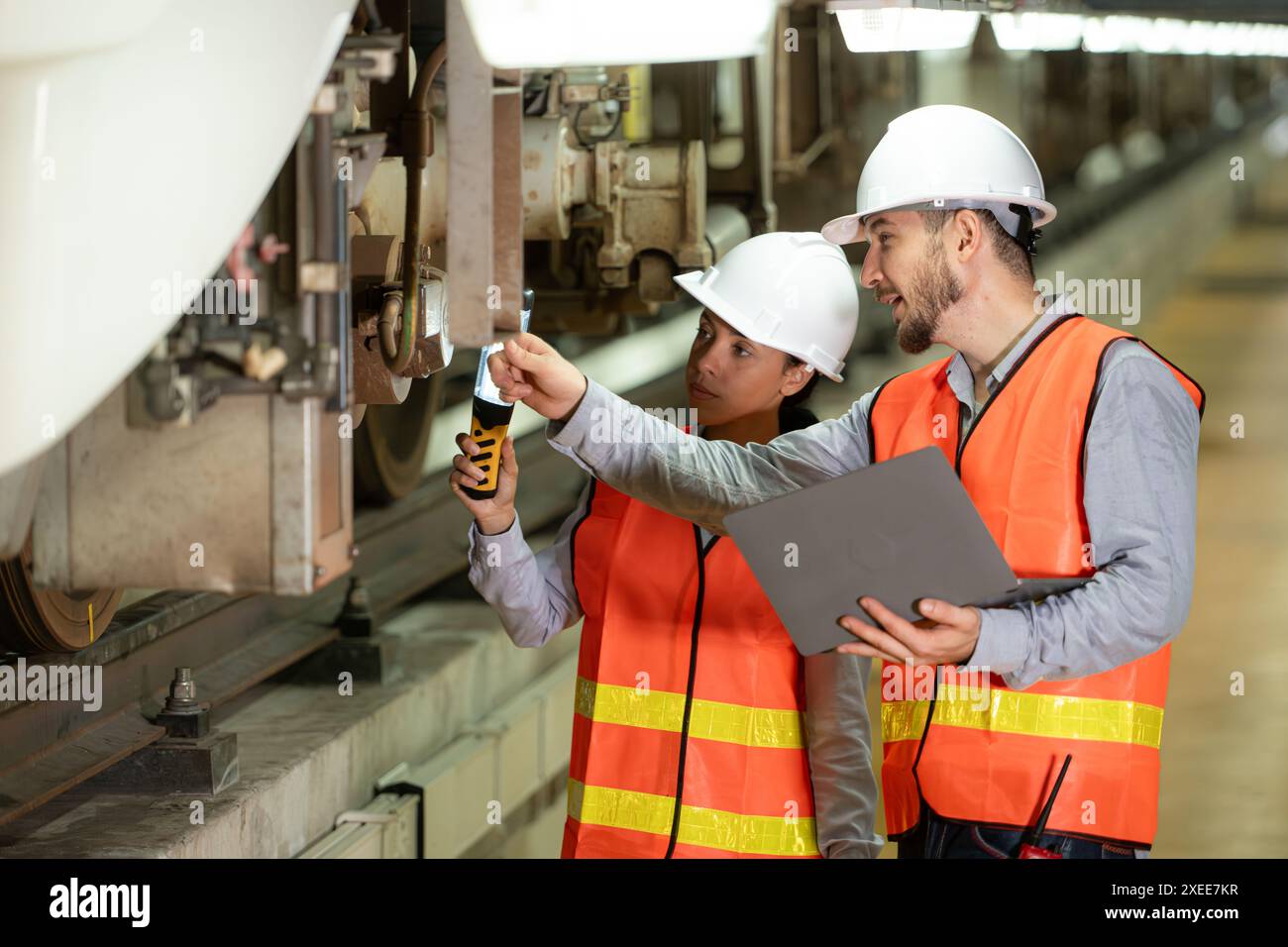 Male engineers machine hi-res stock photography and images - Alamy