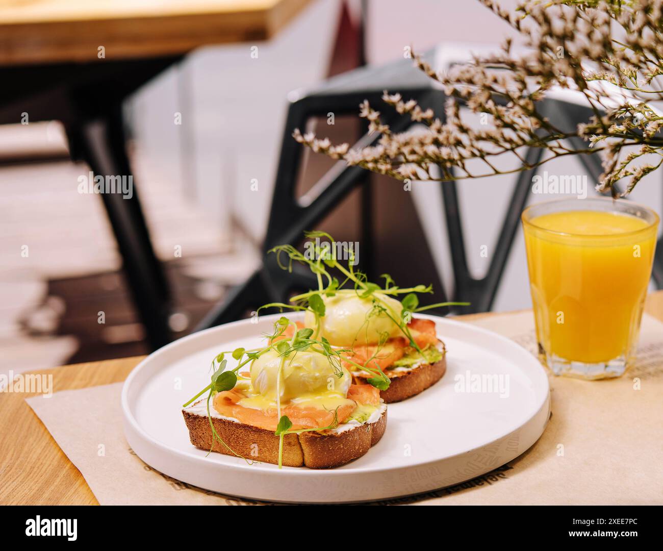 Smashed avocado with juice hi-res stock photography and images - Alamy