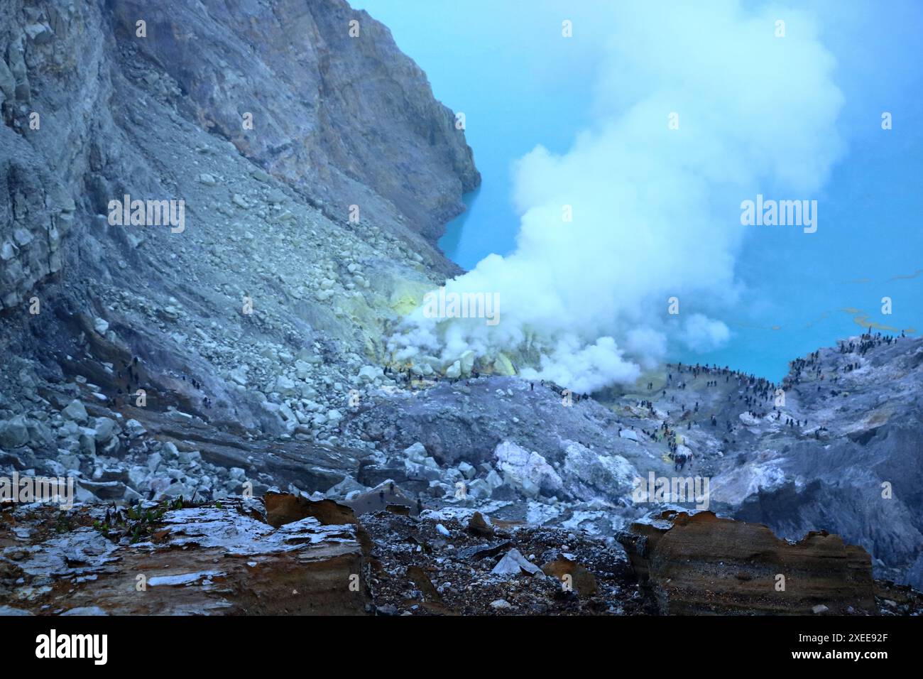 Sulfuric sulfurous sulphur hi-res stock photography and images - Alamy