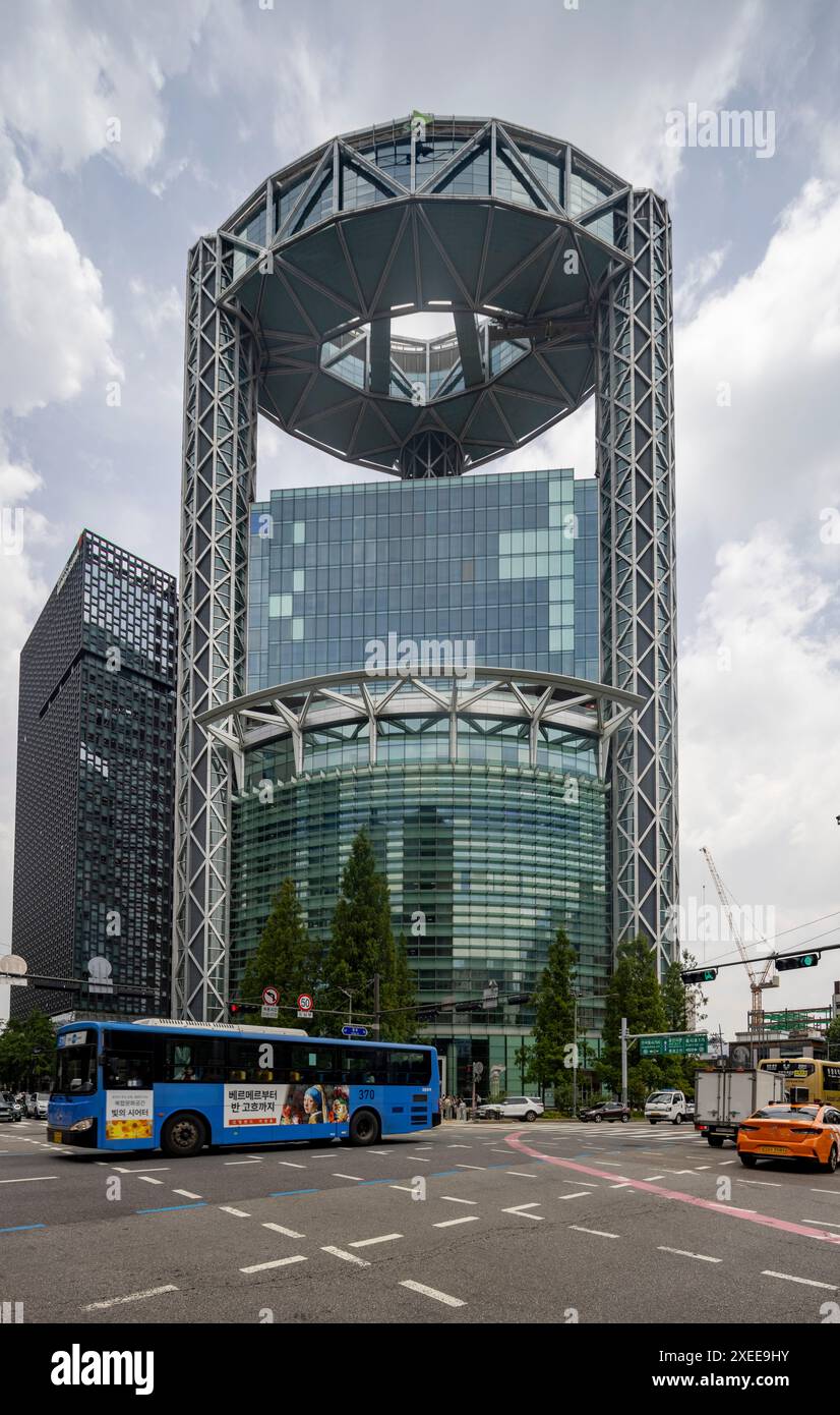 Jongno Tower, designed by Rafael Vinoly, 1999, Seoul, Korea Stock Photo ...