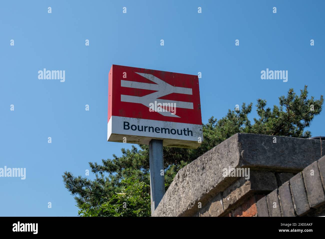 Bournemouth train station sign Stock Photo - Alamy