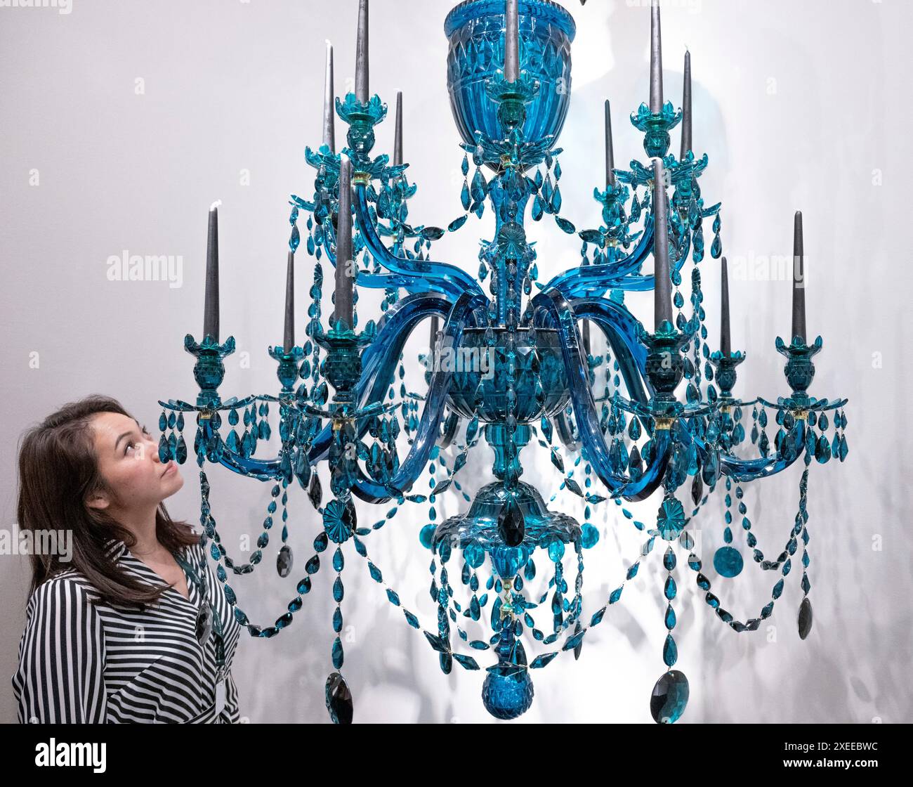 Antiques and art galleries fair hi-res stock photography and images - Alamy