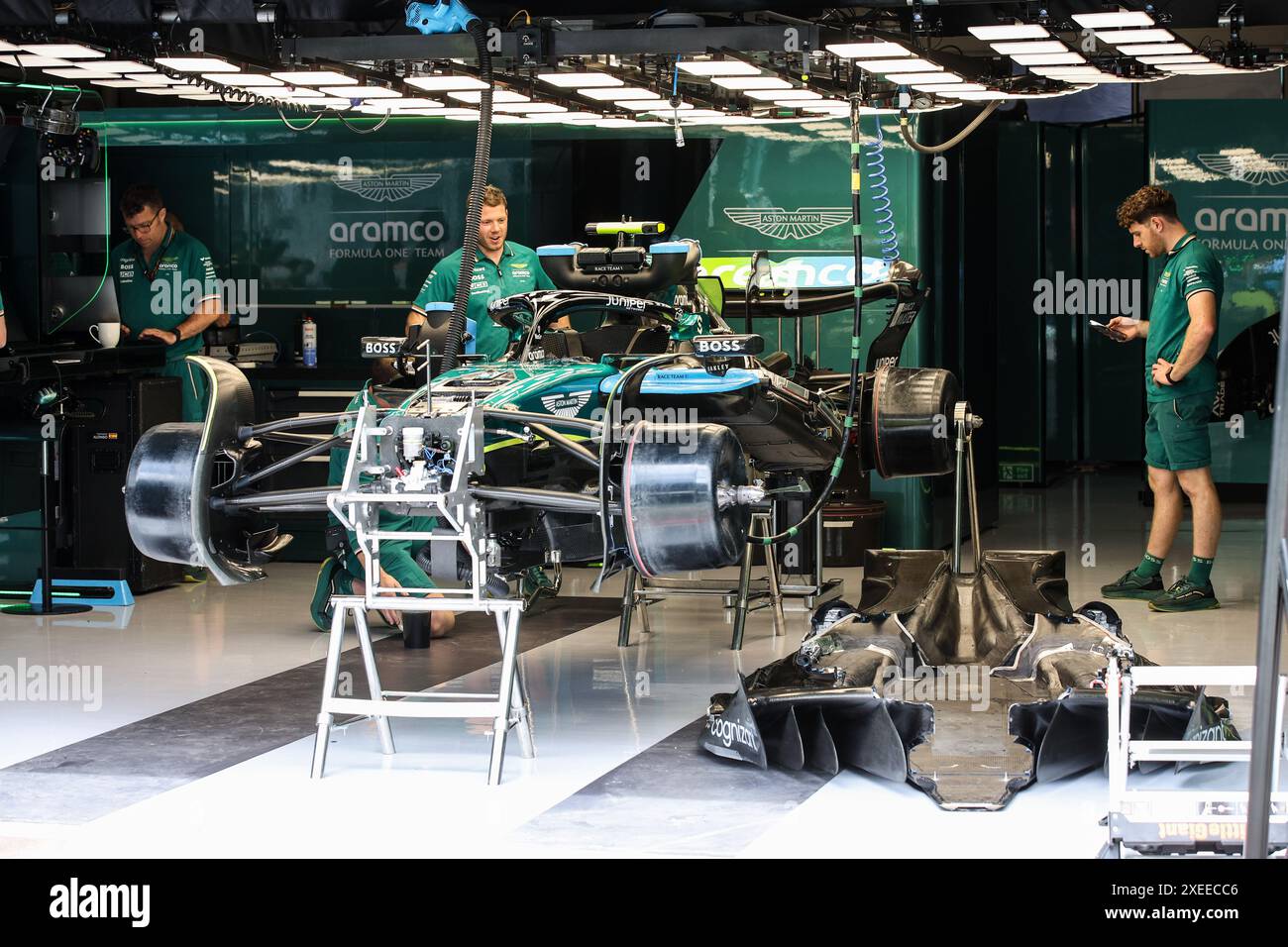 Aston Martin F1 Team AMR23, mechanical detail floor bodywork ...