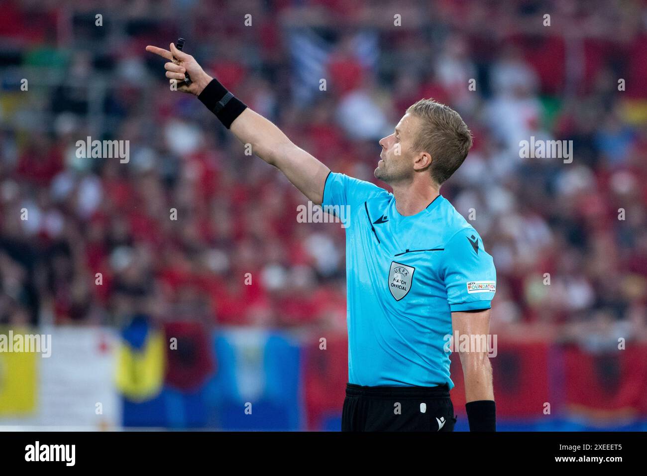 Schiedsrichter Glenn Nyberg (Schweden), GER, Albania (ALB) vs Spain ...