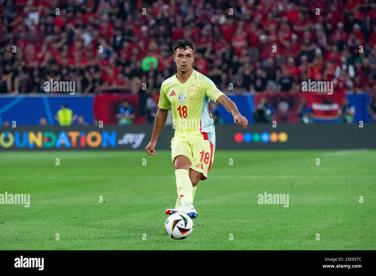 Martin Zubimendi (Spanien, #18) am Ball, GER, Albania (ALB) vs Spain ...