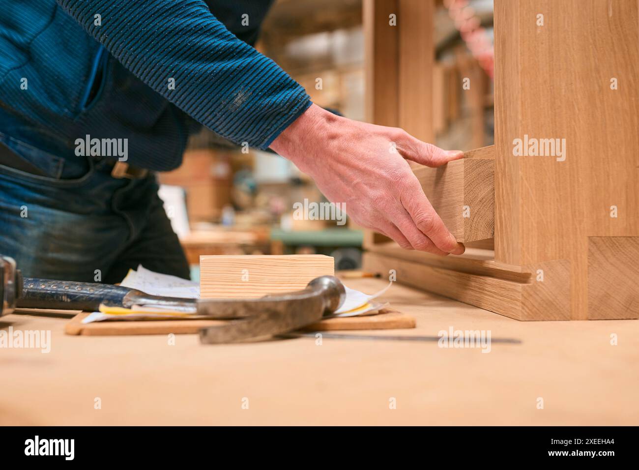 Gluing timber hi-res stock photography and images - Alamy