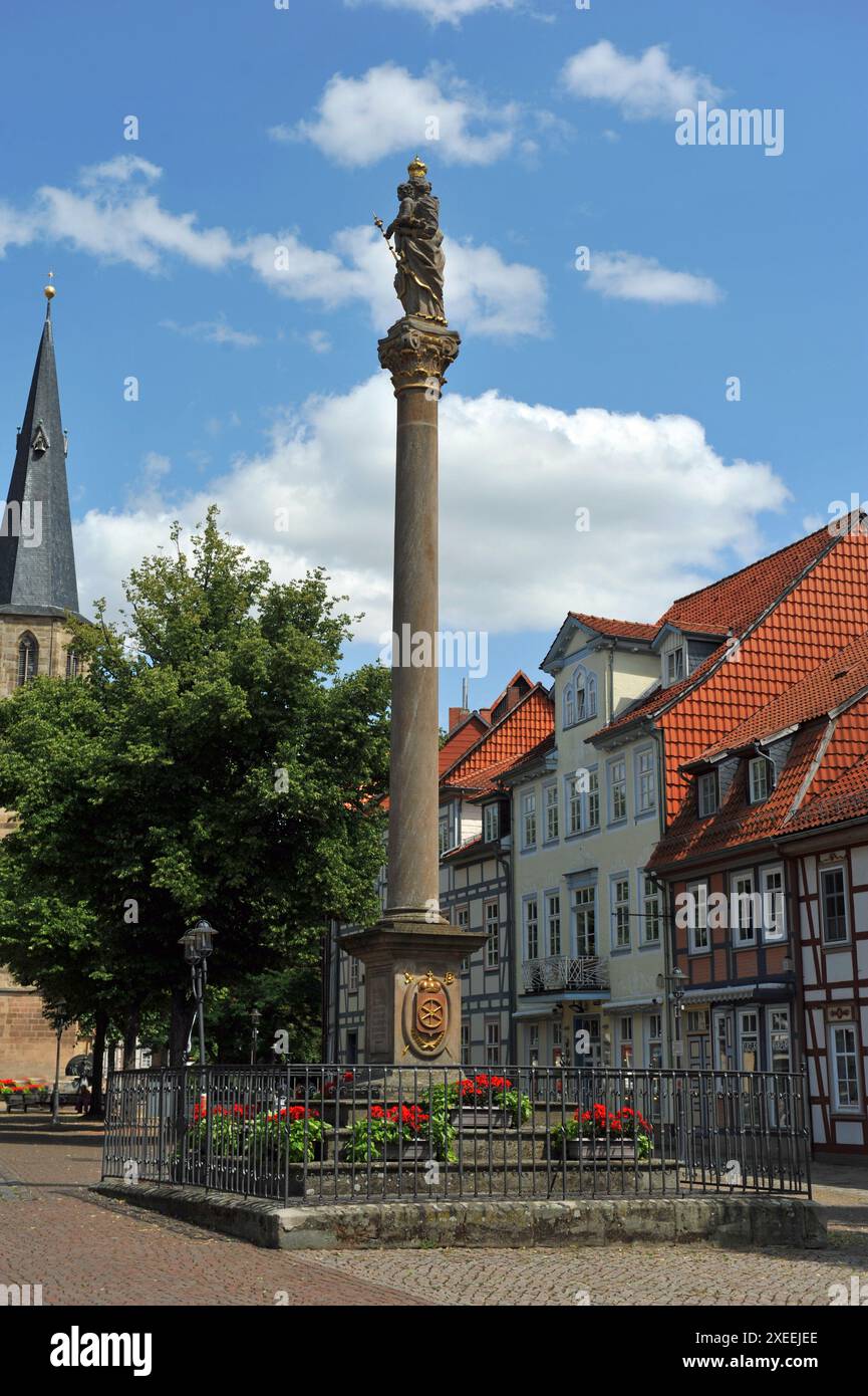 Statue of mother and child germany hi-res stock photography and images ...