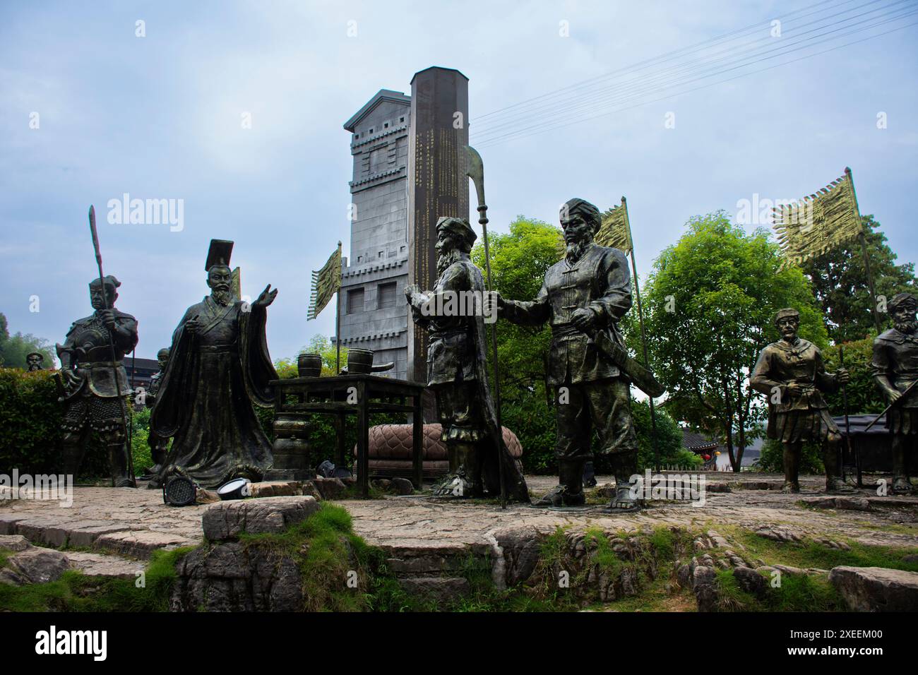 Antique statue Xizhou Bronze Column of Tujia tribe and Ma Xifan King of ...