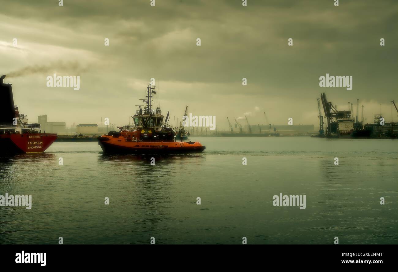 Ships and beach in Marina Romea (Ravenna Stock Photo - Alamy
