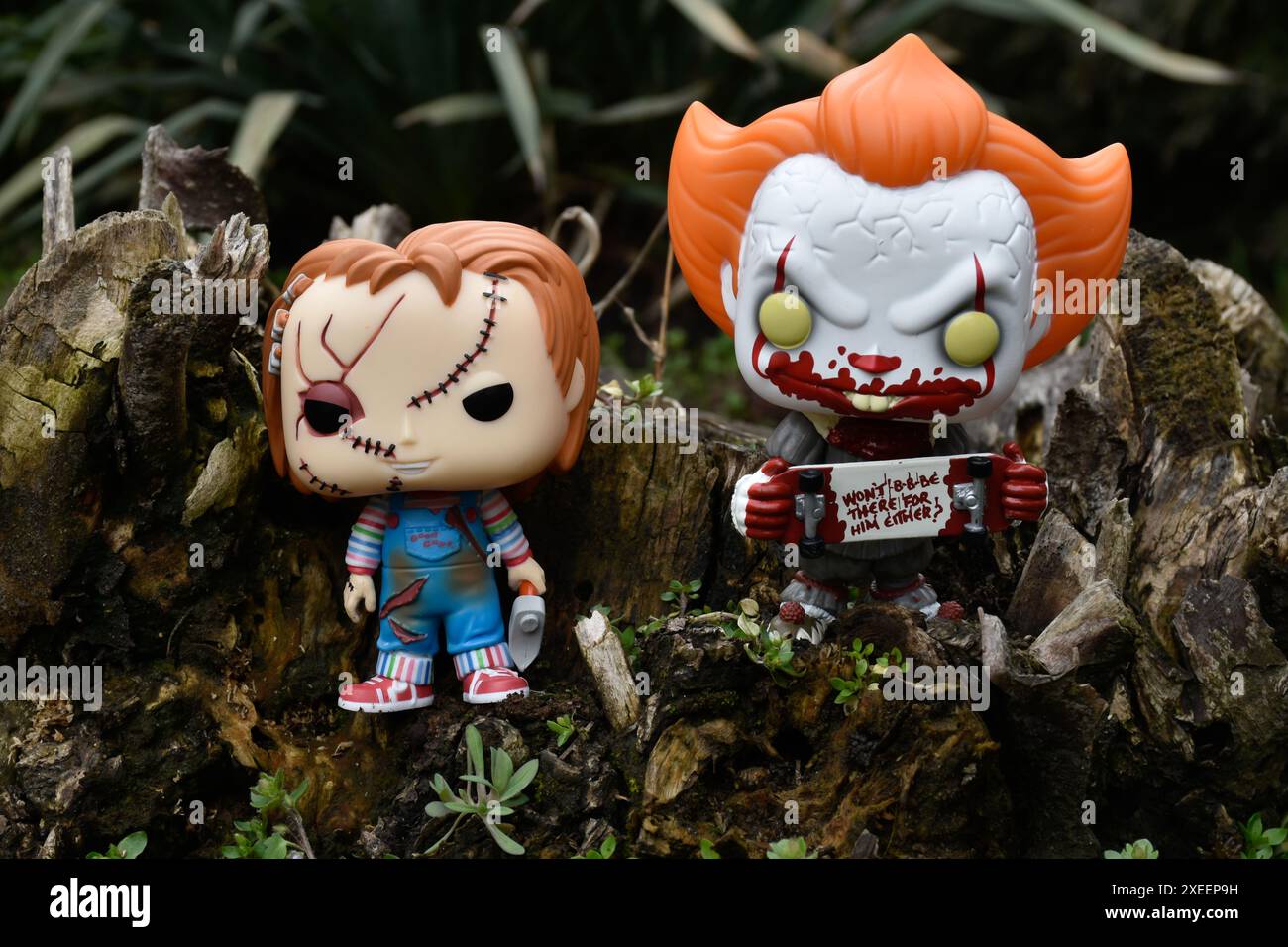 Funko Pop action figures from horror movies. Pennywise evil clown and ...