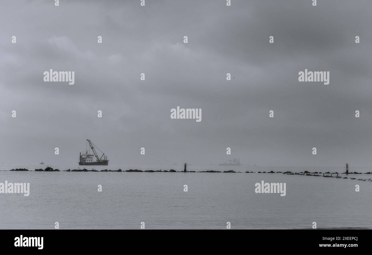 Ships and beach in Marina Romea (Ravenna Stock Photo - Alamy