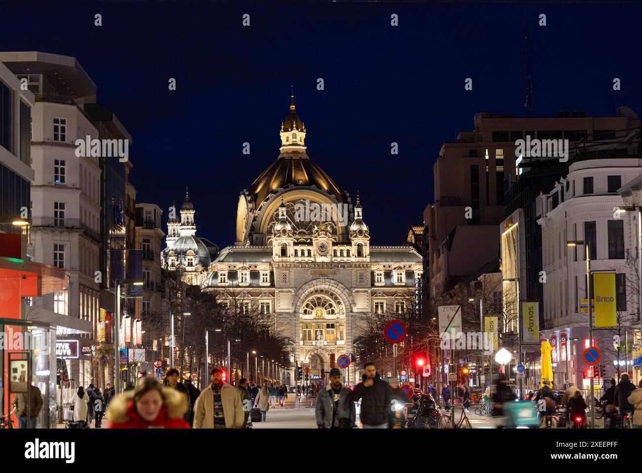 Antwerp, Belgium, January 25th, 2024, As evening descends, the streets ...