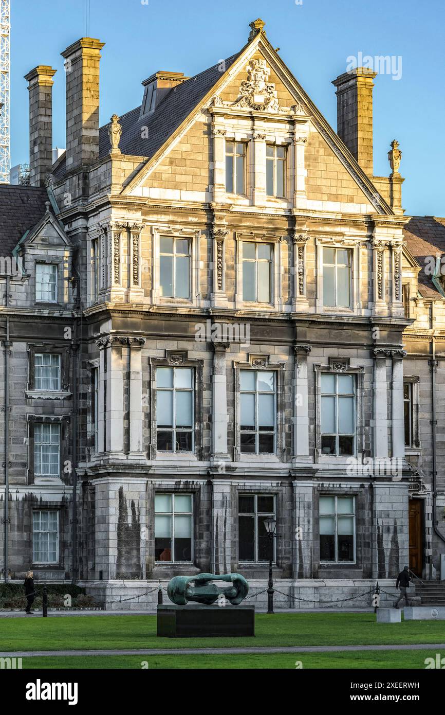 Architecture of Trinity College, The Graduate Memorial Building. Dublin ...