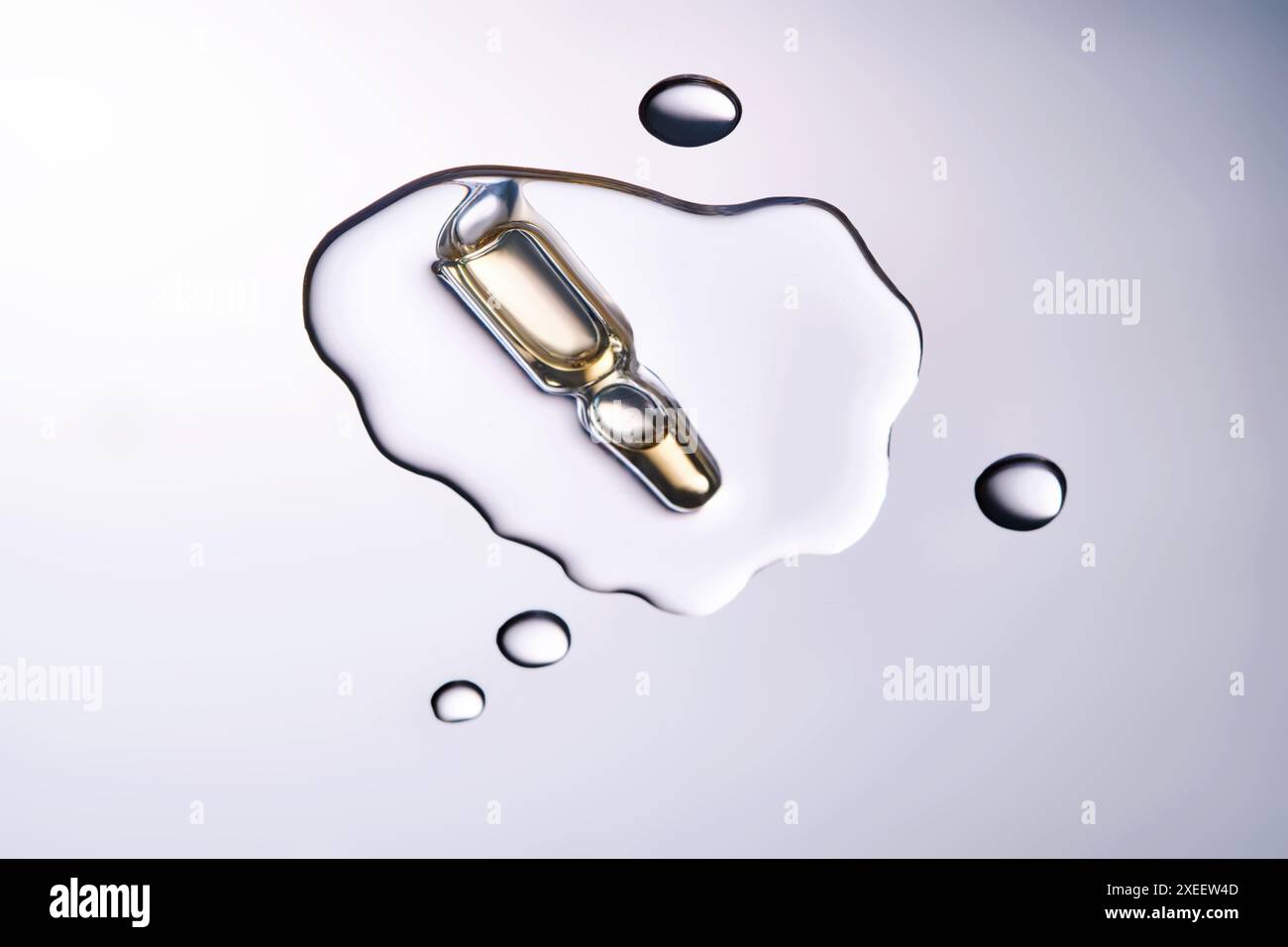 Glass medicine ampoules liquid hi-res stock photography and images - Alamy