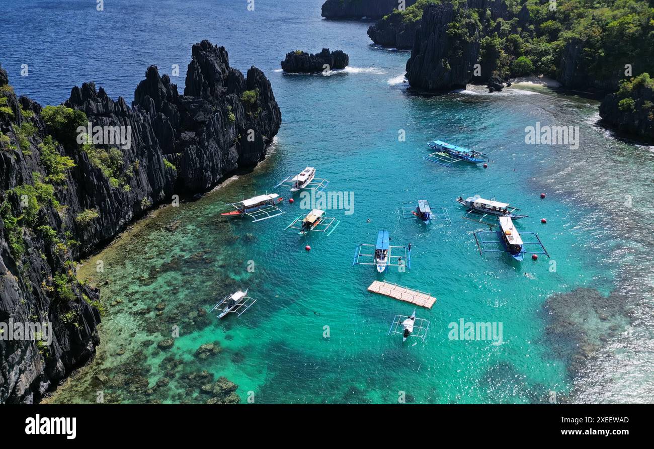 Palawan philippines with boats aerial hi-res stock photography and ...
