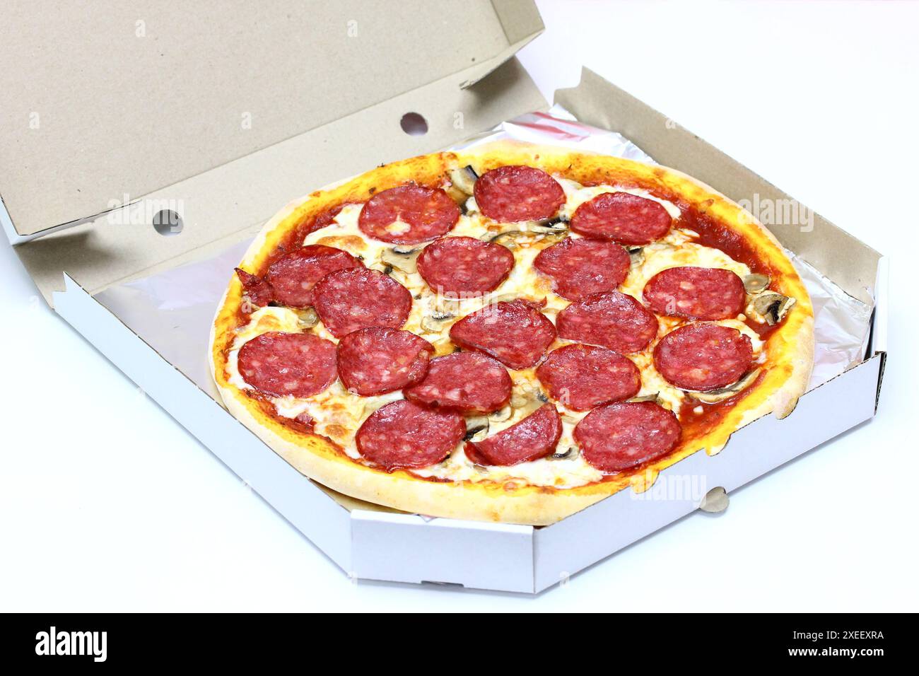 Open empty pizza box isolated hi-res stock photography and images - Alamy