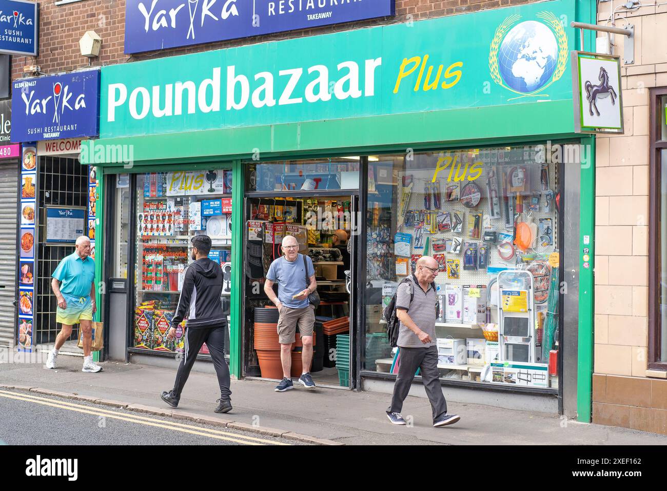 Pound bazaar plus hi-res stock photography and images - Alamy