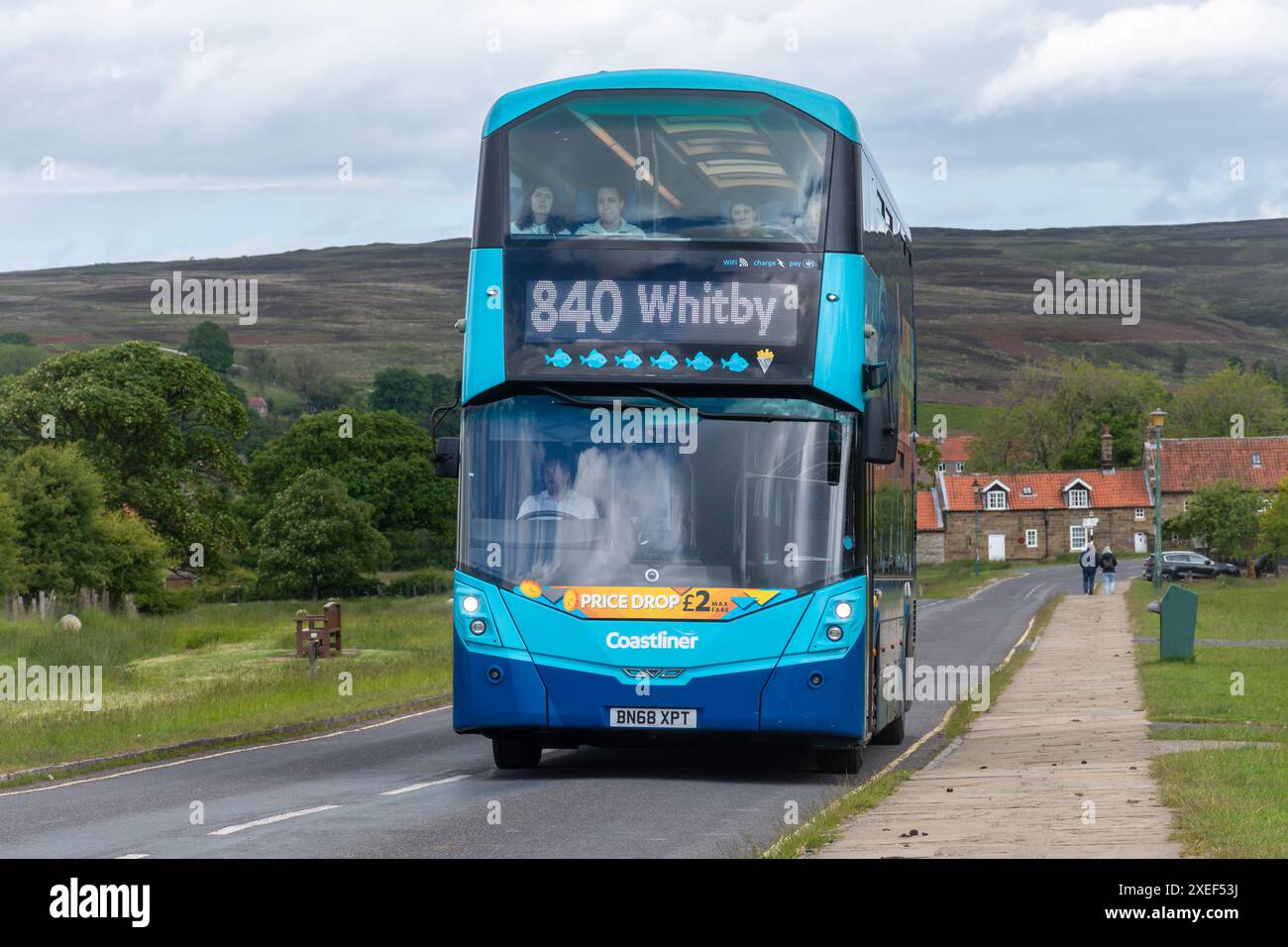 People riding on double decker bus hi-res stock photography and images ...