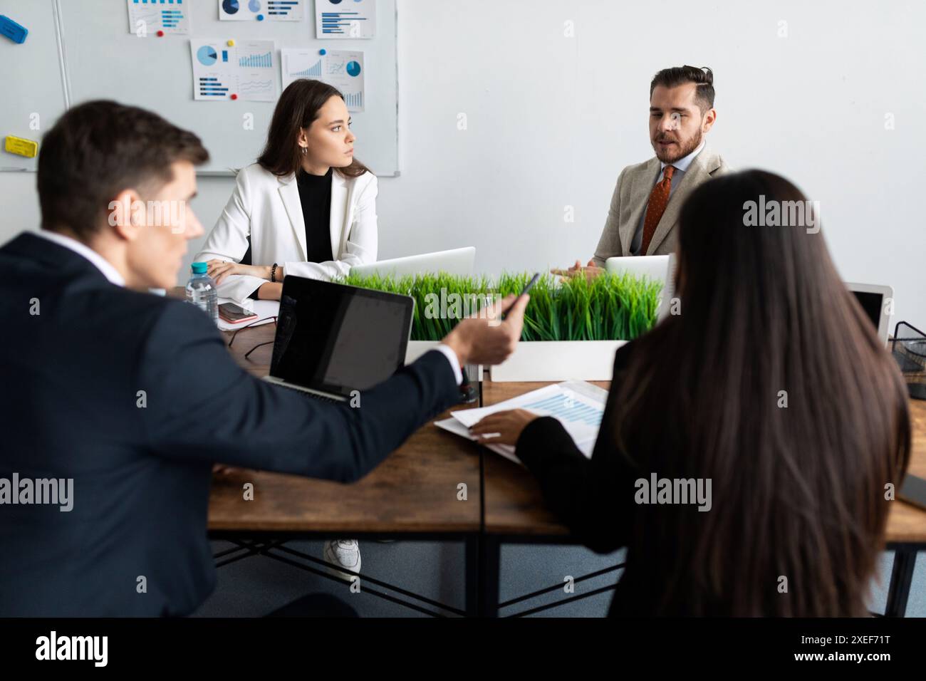Solutions workteam hi-res stock photography and images - Alamy