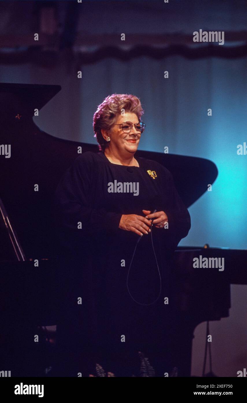 Singer Rosemary Clooney performs during the taping of the PBS series ...