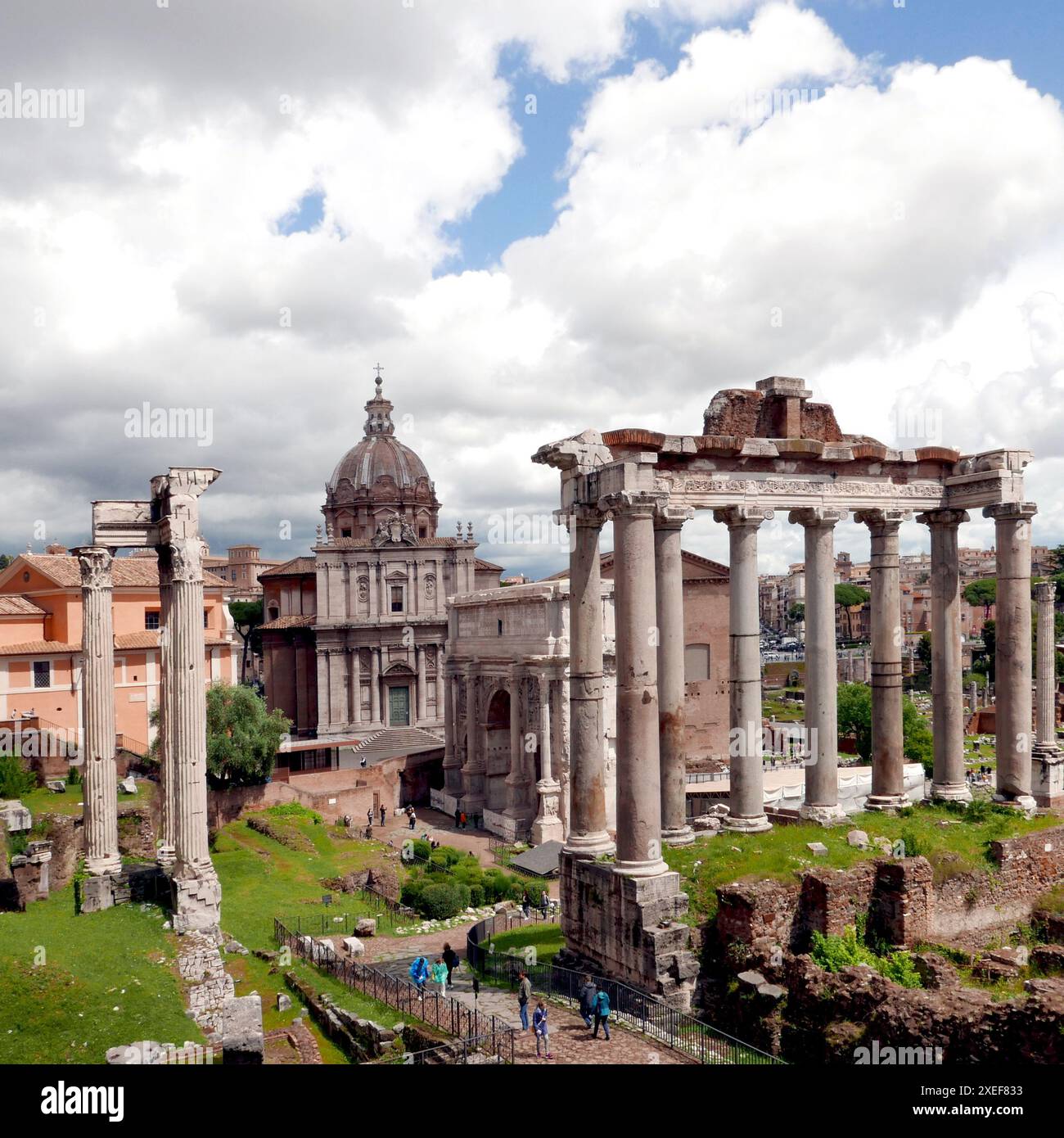 Temple antique columns arch hi-res stock photography and images - Alamy
