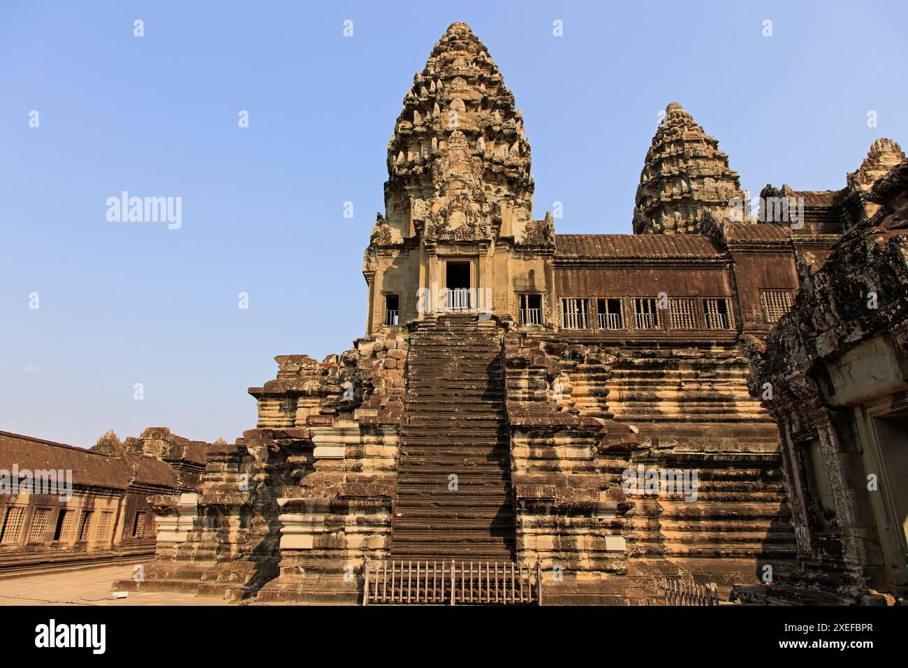 Suryavarman ii relief hi-res stock photography and images - Alamy