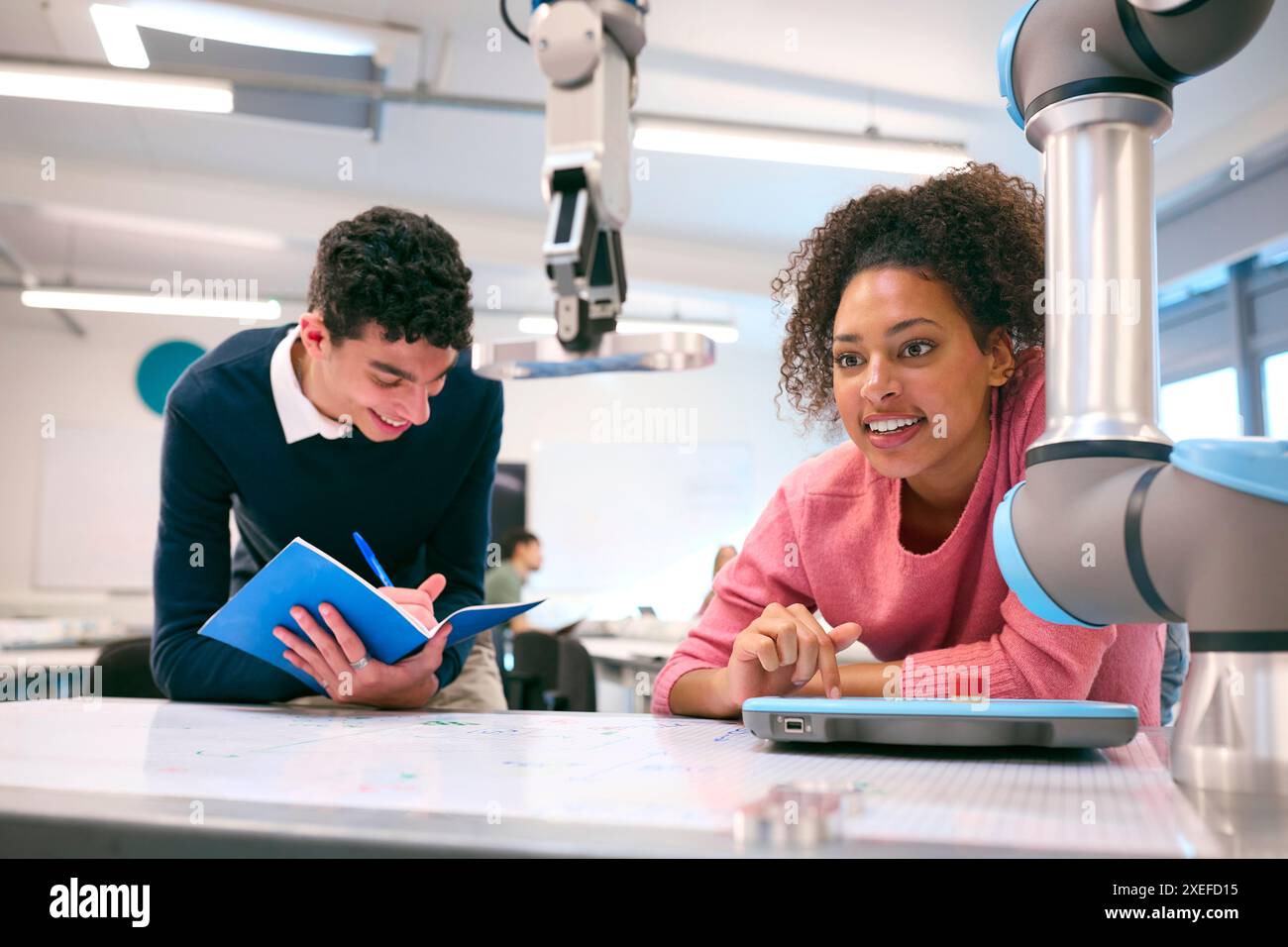 Artificial intelligence woman writing hi-res stock photography and images - Alamy