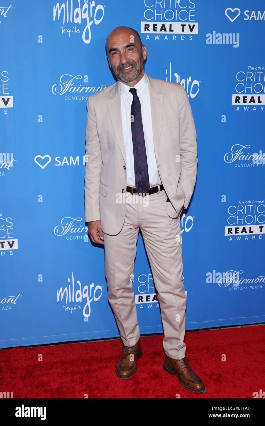 Stephen Warren attends the 2024 Critics Choice Real TV Awards at ...