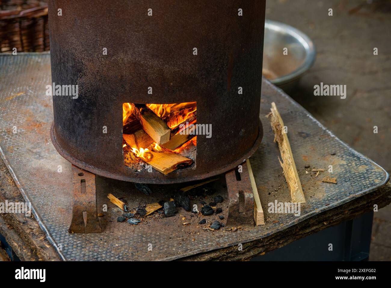 Metal flap hi-res stock photography and images - Alamy
