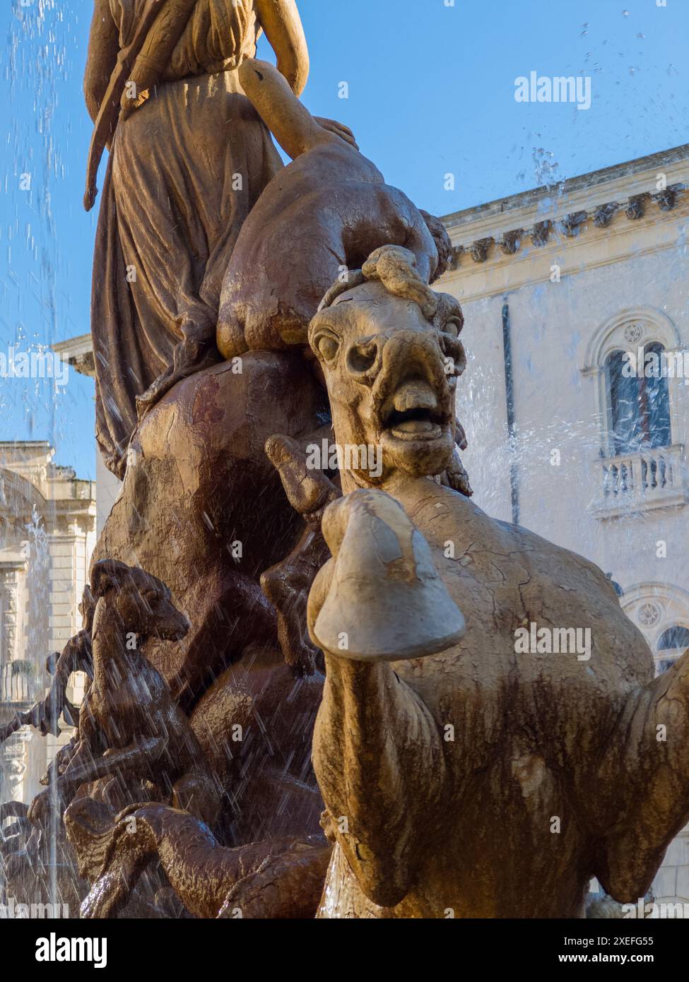 Diana fountain in Siracusa old town (Ortigia). Sicily, southern Italy ...