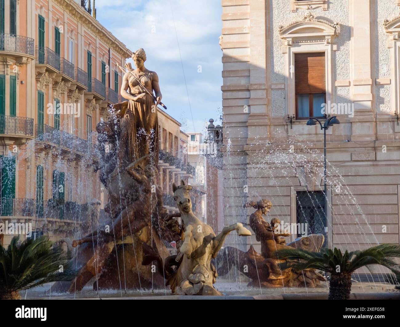 Diana fountain in Siracusa old town (Ortigia). Sicily, southern Italy ...