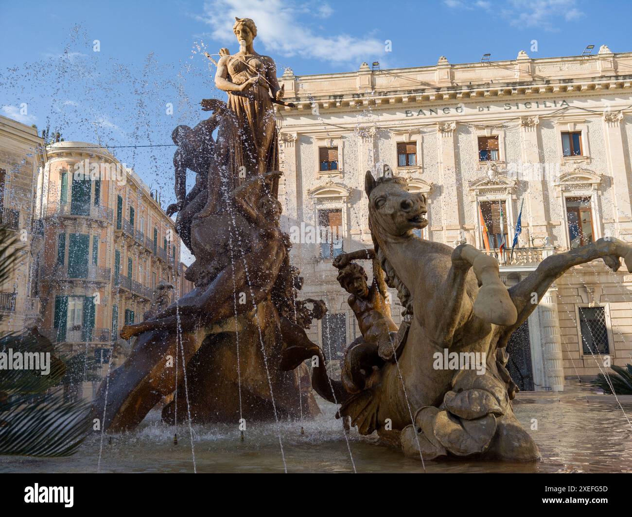 Diana fountain in Siracusa old town (Ortigia). Sicily, southern Italy ...