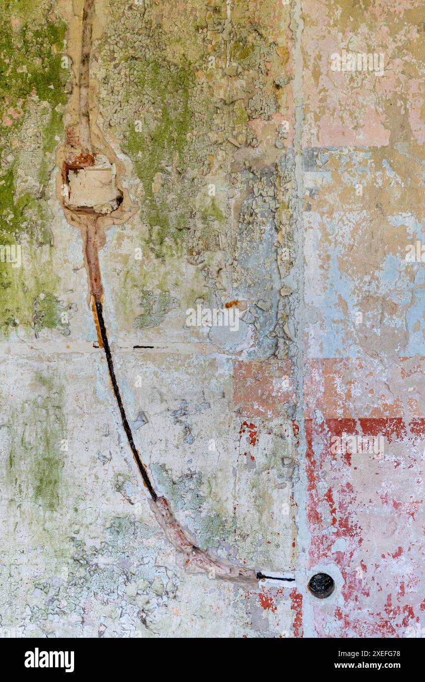 Curved flush-mounted cable routing Stock Photo - Alamy