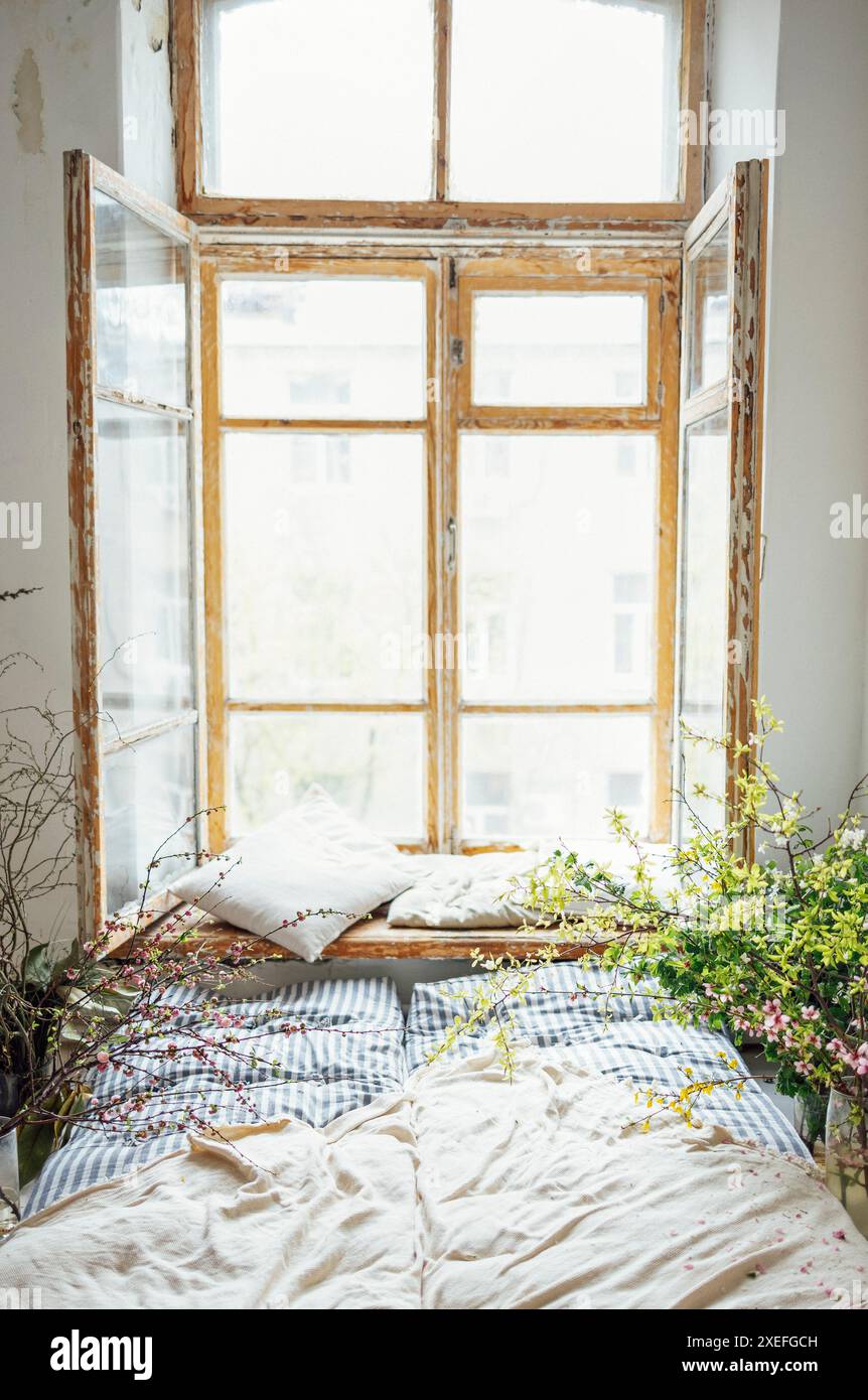 Minimalistic retro hi-res stock photography and images - Alamy