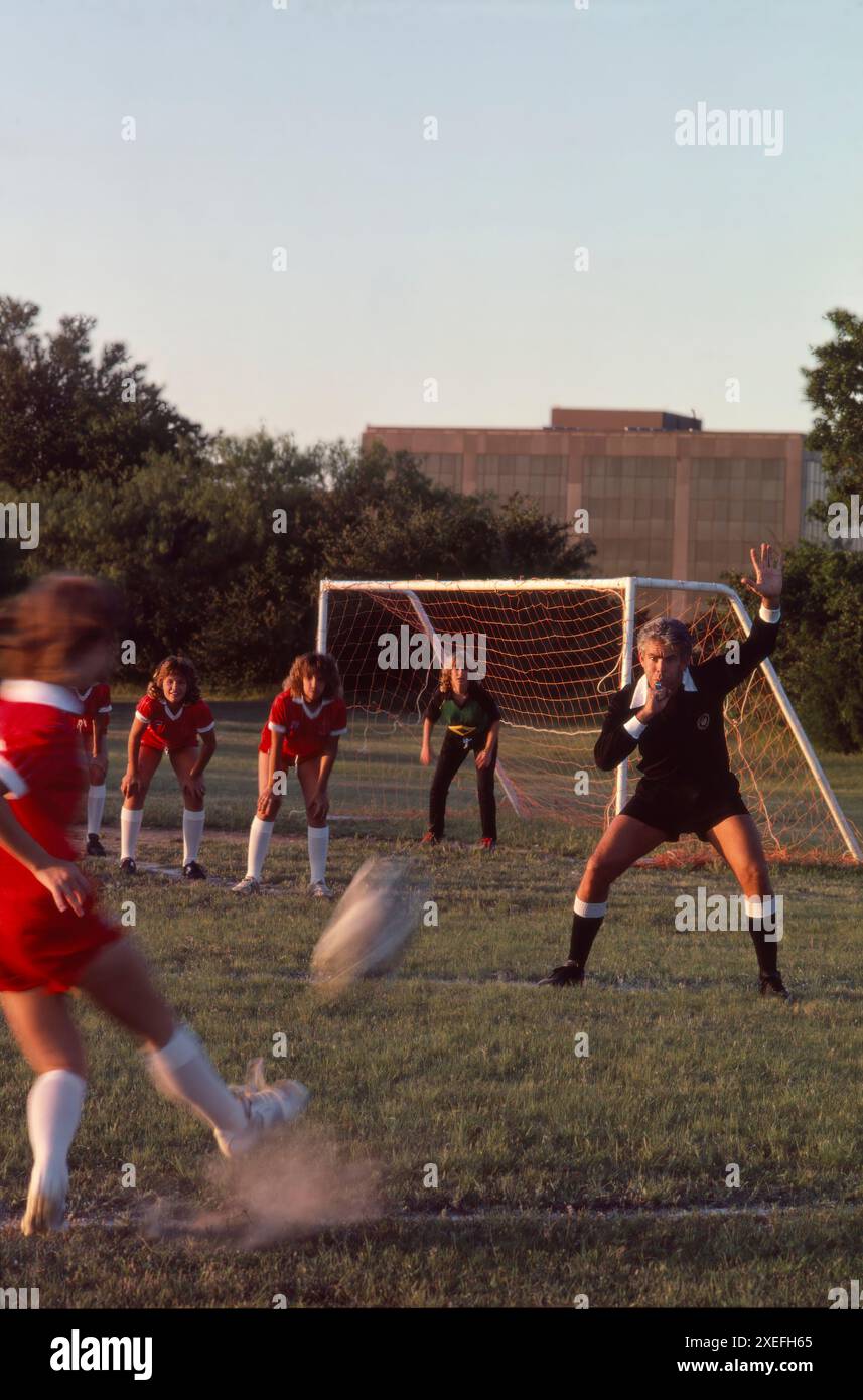 Soccer goalie free kick hi-res stock photography and images - Alamy