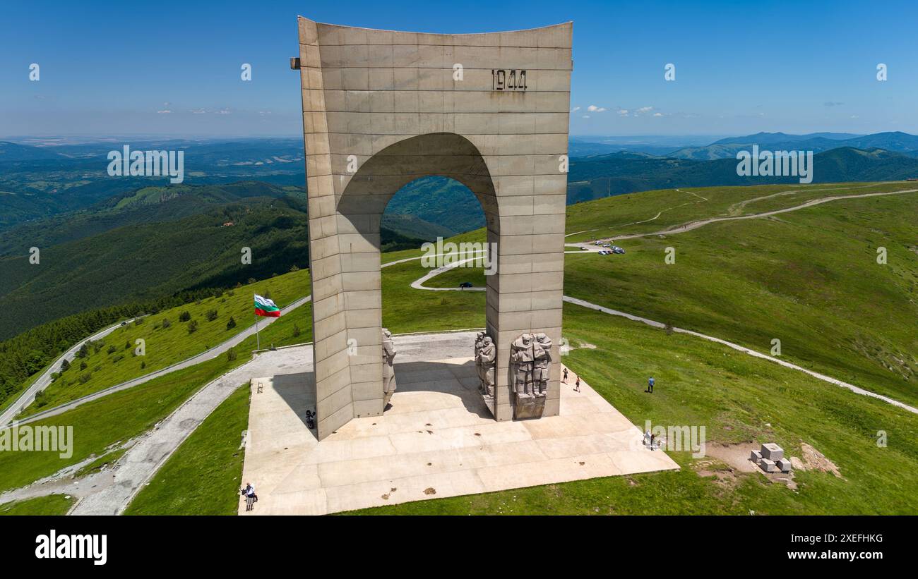 Monument of the bulgarian-soviet friendship dominating the landscape on ...