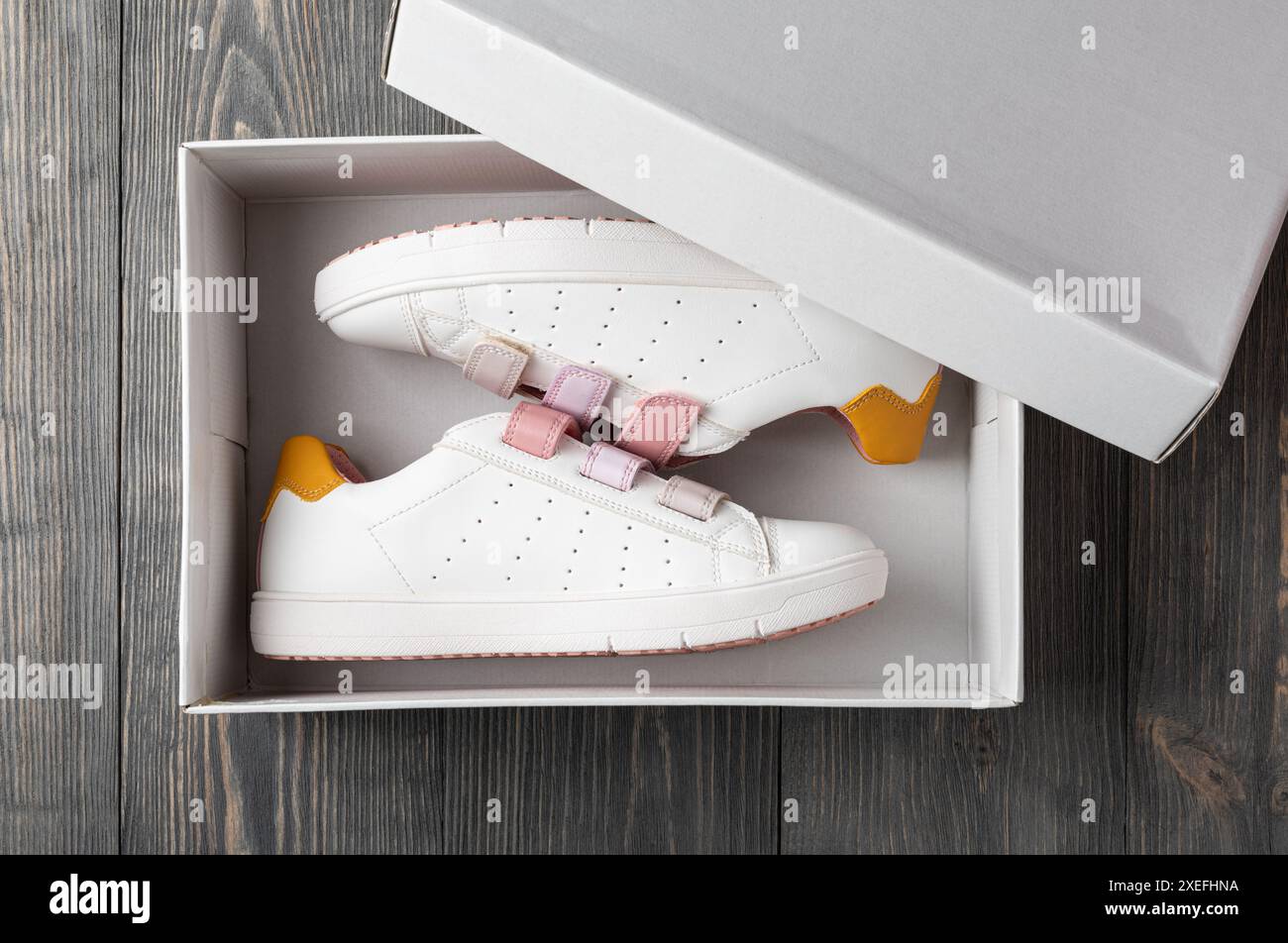 Classic white attire hi-res stock photography and images - Alamy