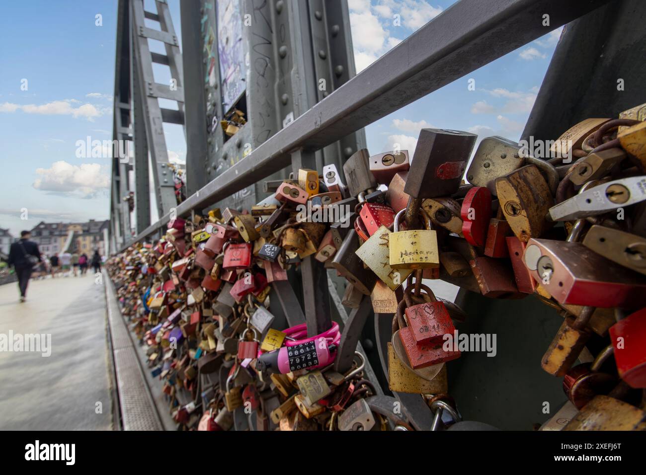 Padlocks eiserner steg iron hi-res stock photography and images - Alamy