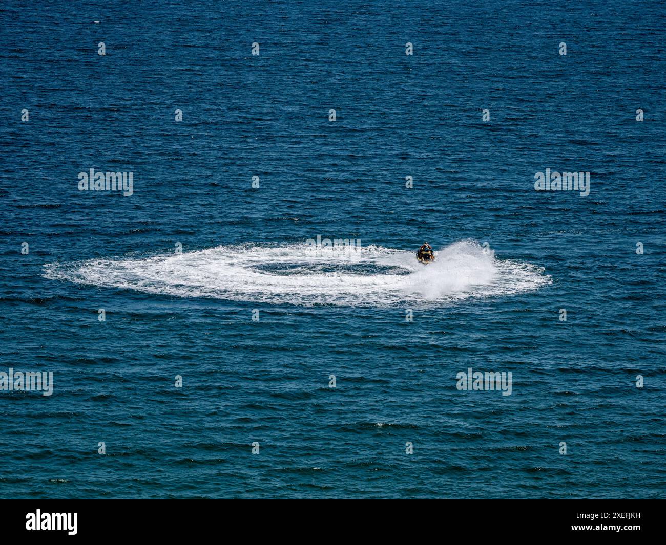 Jet ski trail hi-res stock photography and images - Alamy