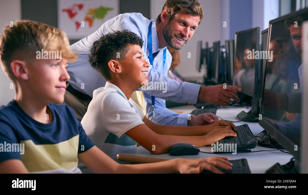 South american tech students hi-res stock photography and images - Alamy