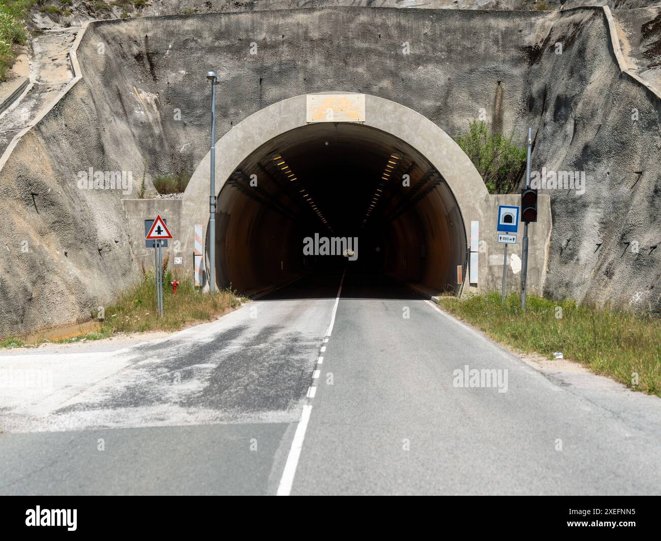 Tunnel entrance road signs hi-res stock photography and images - Alamy
