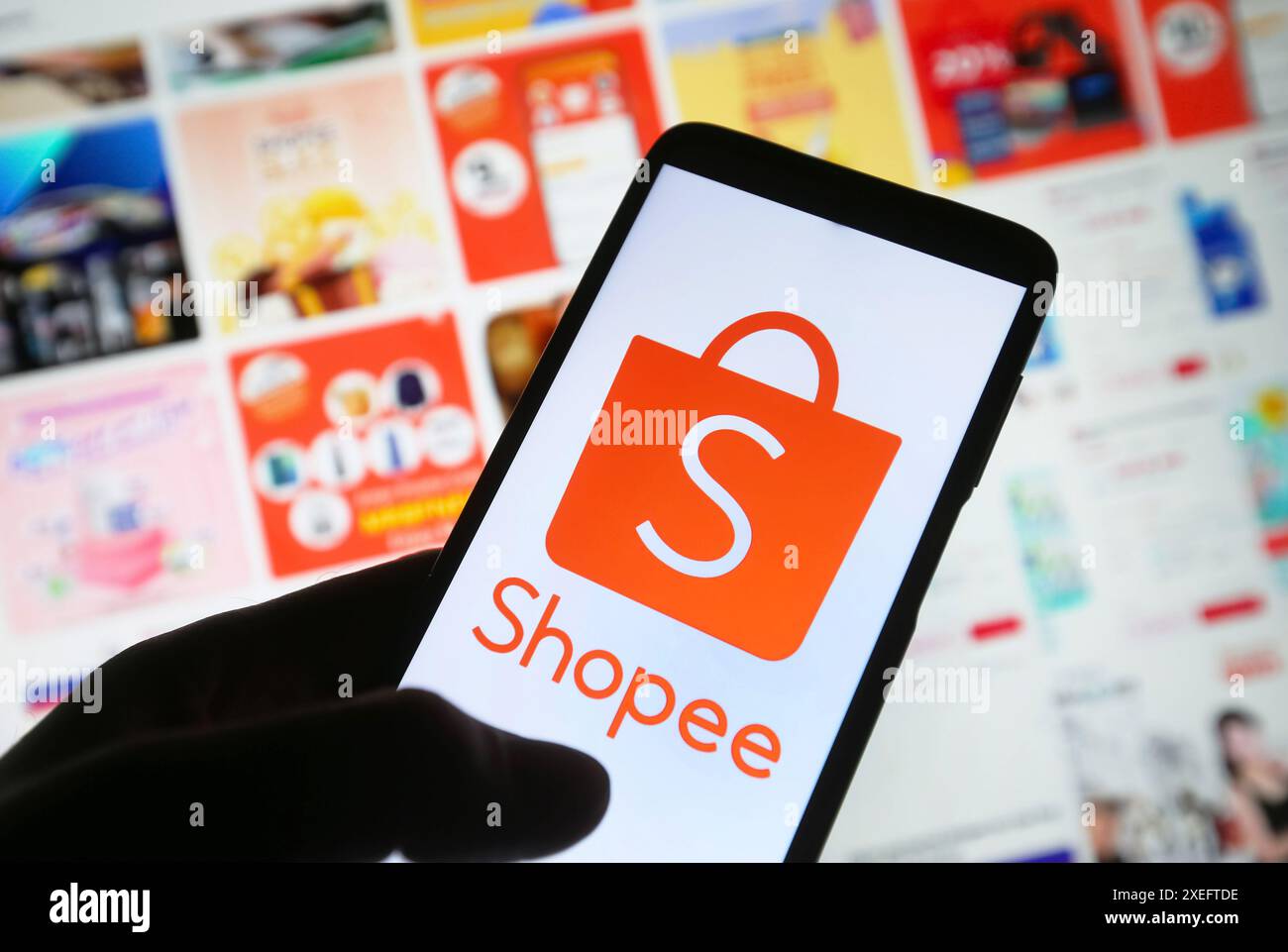Shopee logo hi-res stock photography and images - Alamy