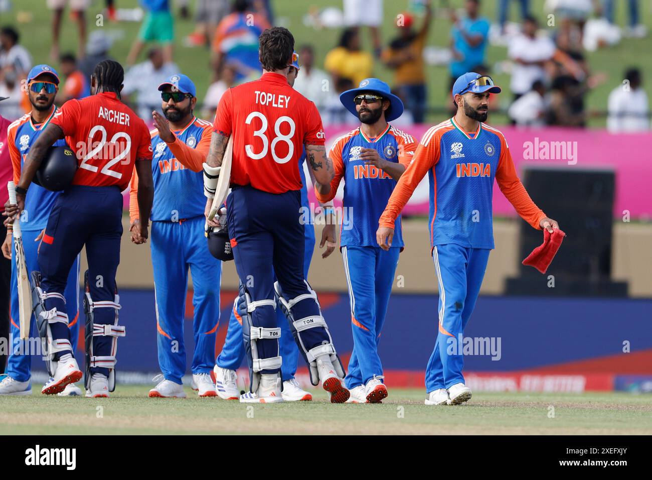 India players celebrates after the win and shake hands with the England ...