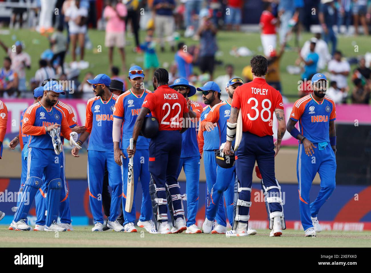 India players celebrates after the win and shake hands with the England ...