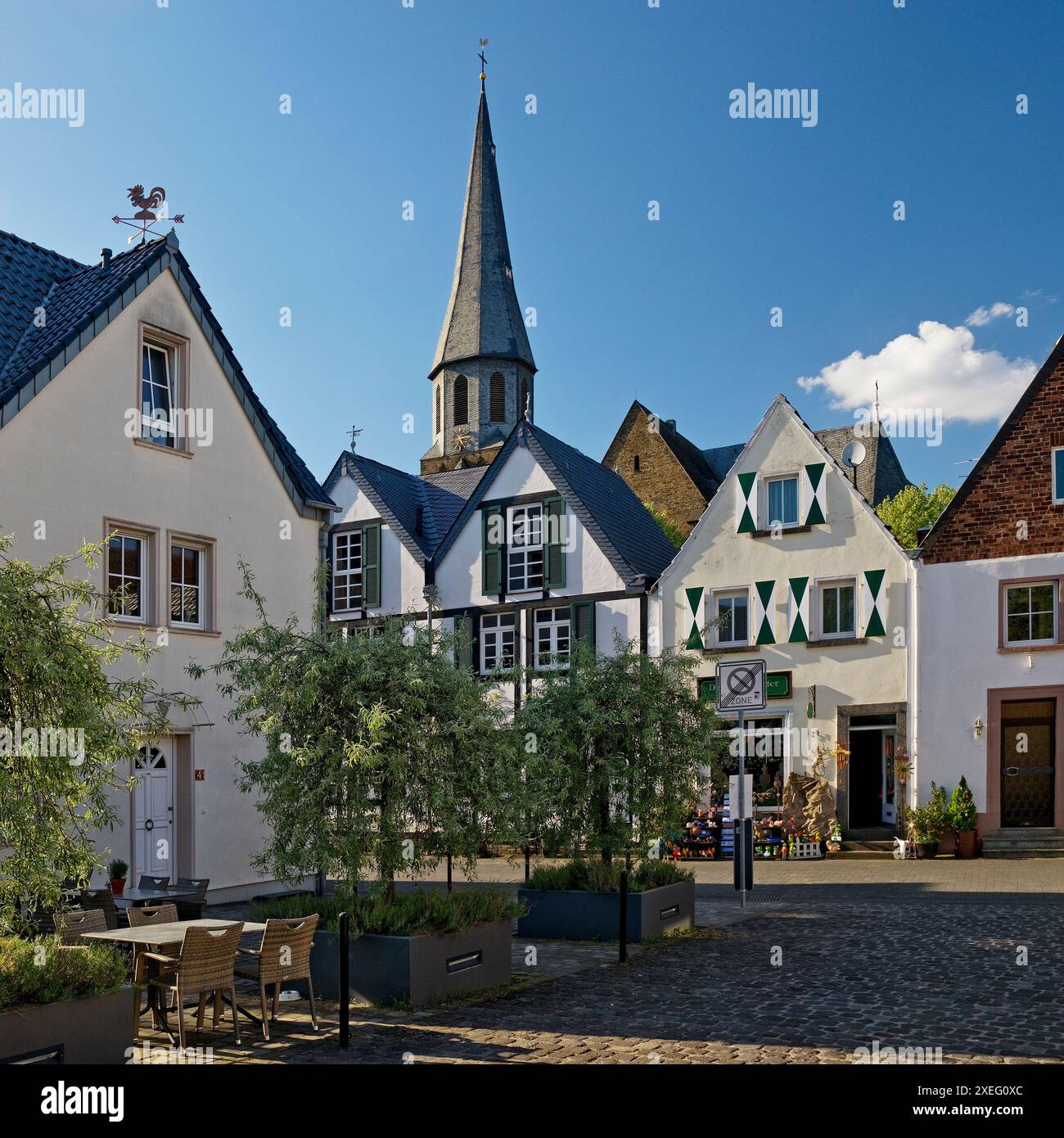 Old town of Zons with the parish church of St. Martinus, Dormagen ...
