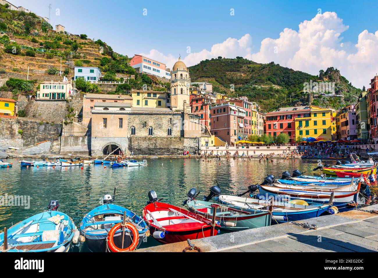 Bay boats vernazza town hi-res stock photography and images - Alamy