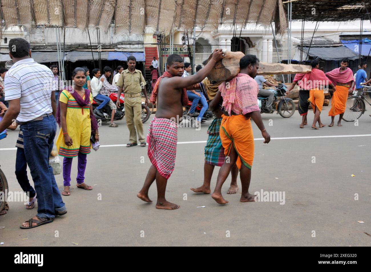 Ratha chariot making process hi-res stock photography and images - Alamy