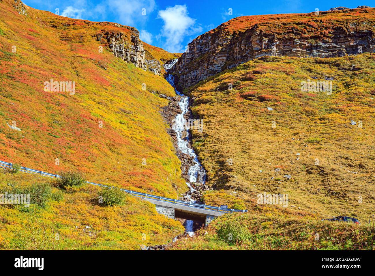 Shallow curve hi-res stock photography and images - Alamy